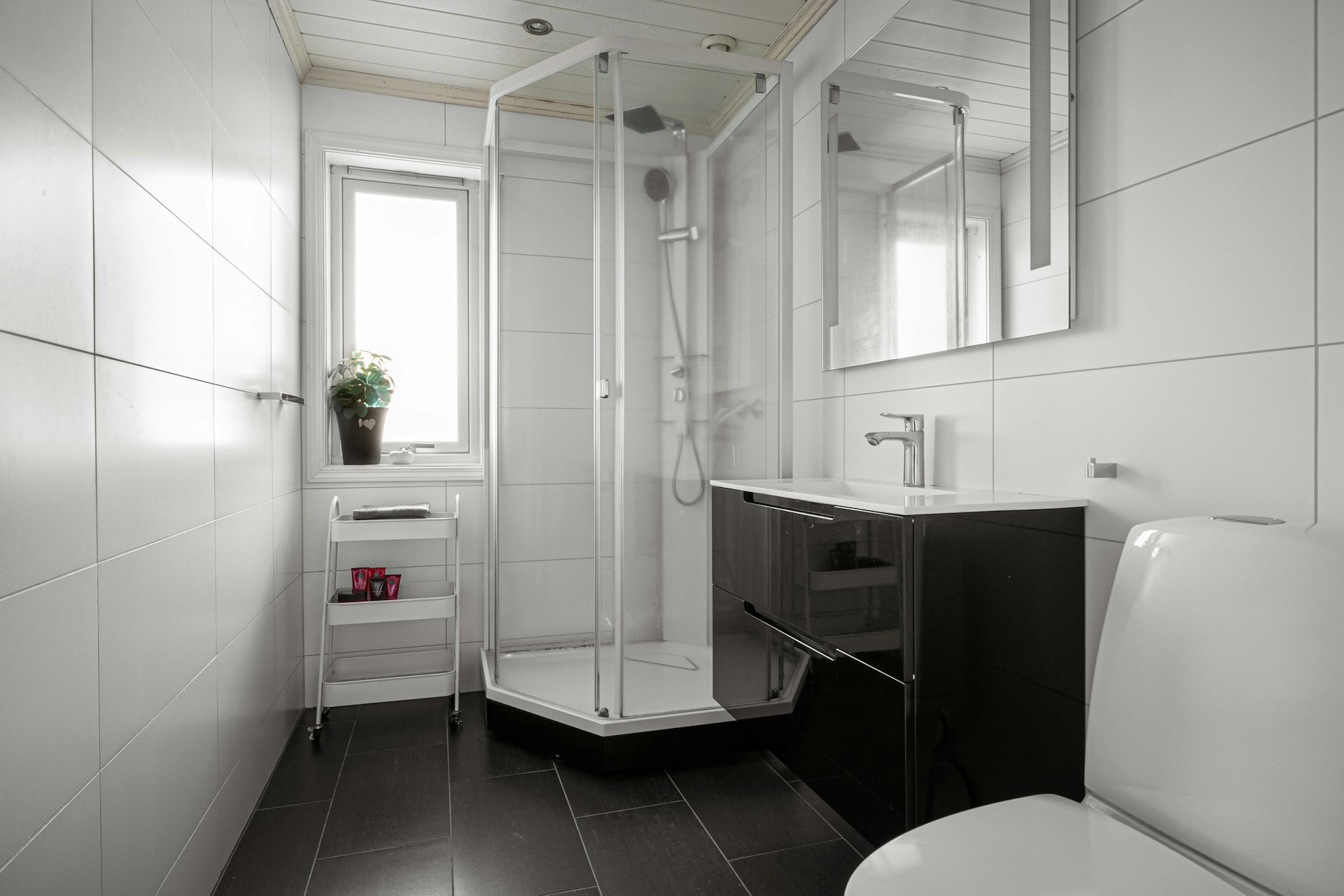 Shower Base Guide: Best Materials, Styles, & Installation Options